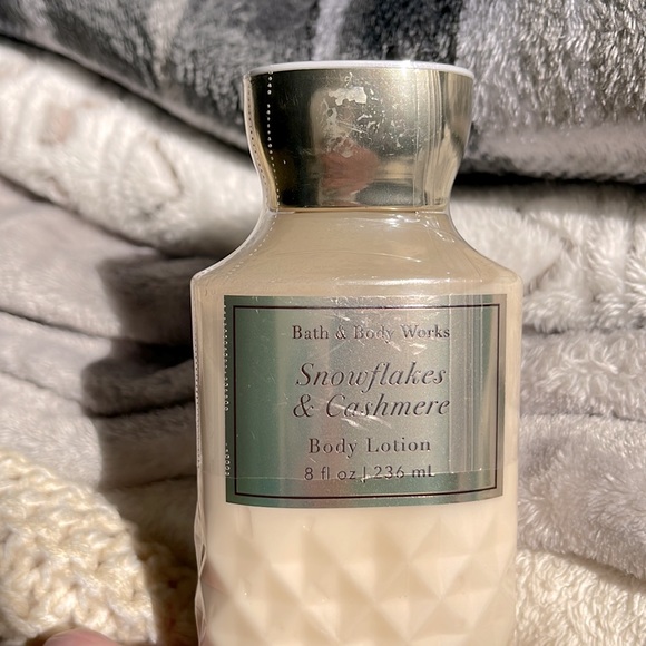 Bath & Body Works | Bath & Body | Bath Body Works Snowflake Cashmere ...